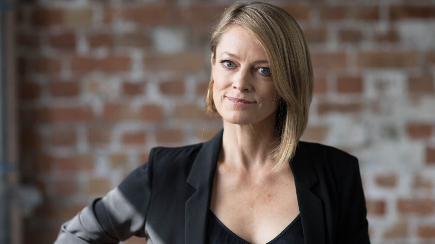 Amy Hollingsworth - Aruga